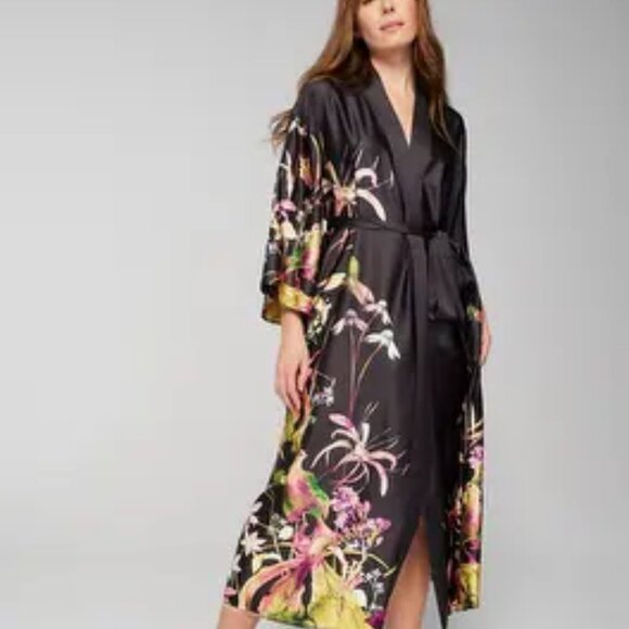 Soma | Intimates & Sleepwear | Nwt Soma Long Satin Kimono Floral Robe ...